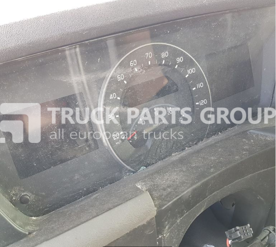 VOLVO FH4 EURO6, instrument panel, dash board, instrument cluster, par ...