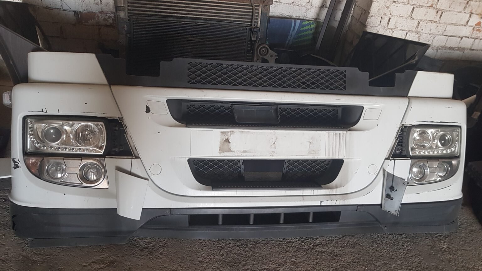 IVECO STRALIS EURO6 emission HI-WAY front bumper in complete with ...