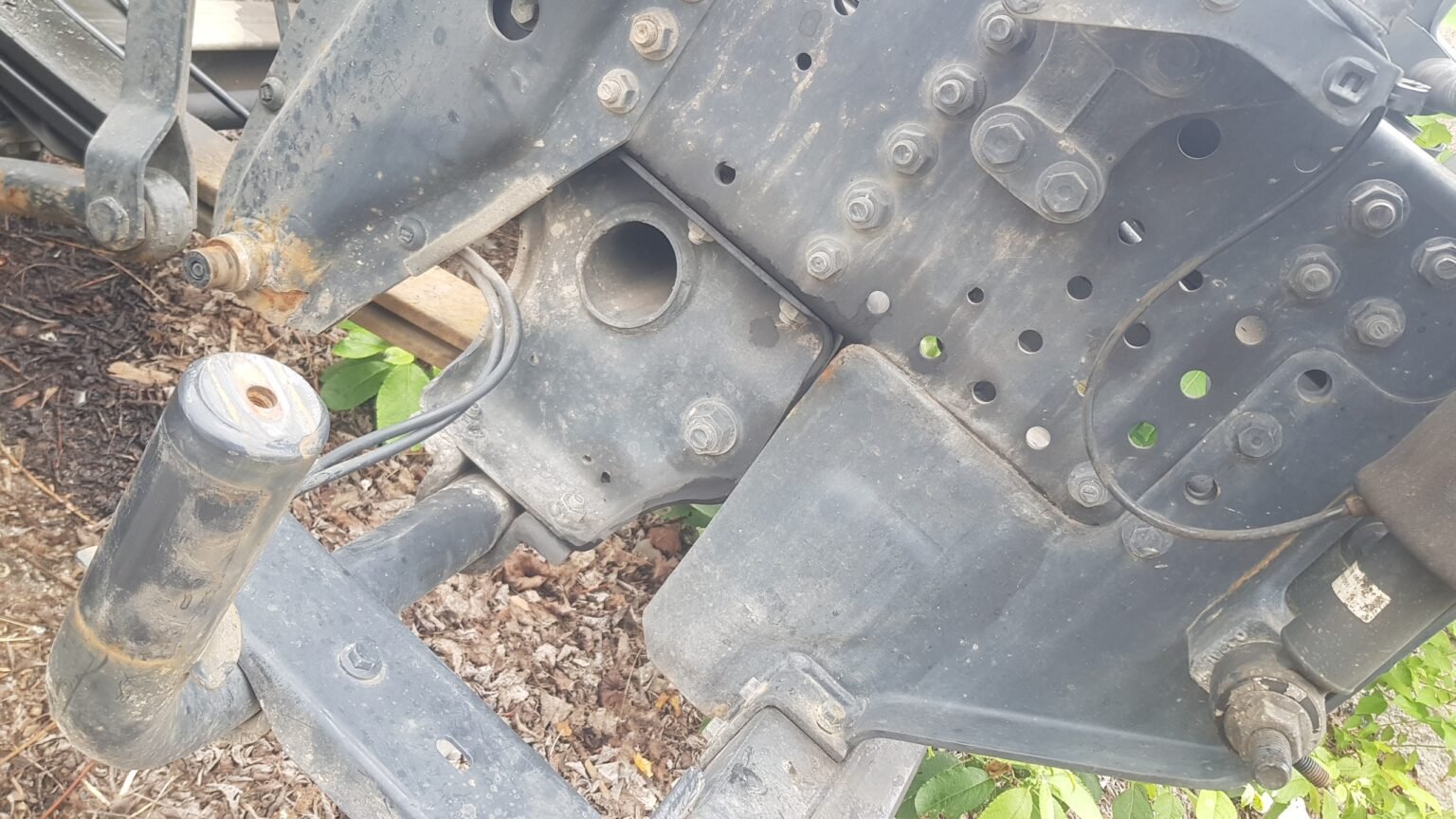 IVECO STRALIS EURO6 front frame part, bumper holder, springs suspension ...